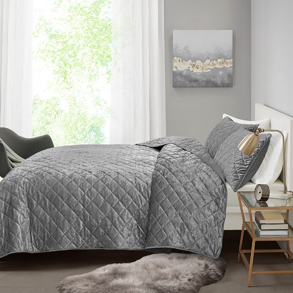 Intelligent Design Felicia Velvet Quilt Set in Grey, Full/Queen ID13 ...