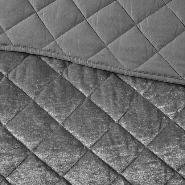 Intelligent Design Felicia Velvet Quilt Set in Grey, Full/Queen ID13 ...