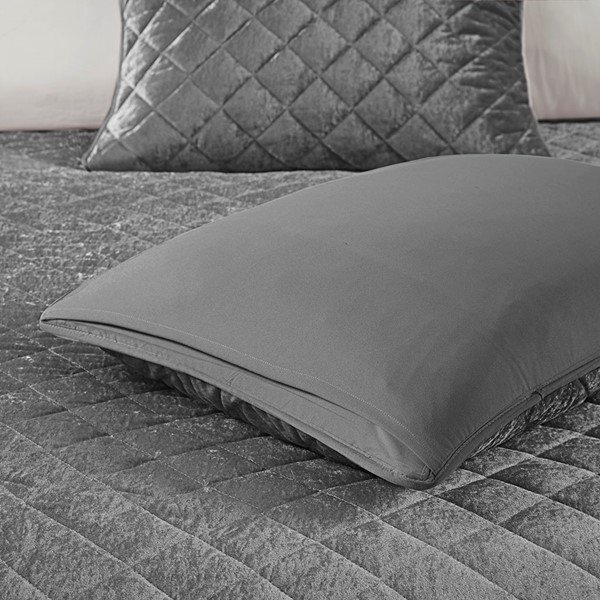 Intelligent Design Felicia Velvet Quilt Set in Grey, Full/Queen ID13 ...